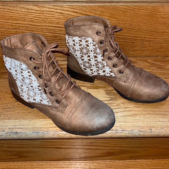 Brash | Shoes | Brash Sz 9 Lace Up High Top Boots | Poshmark